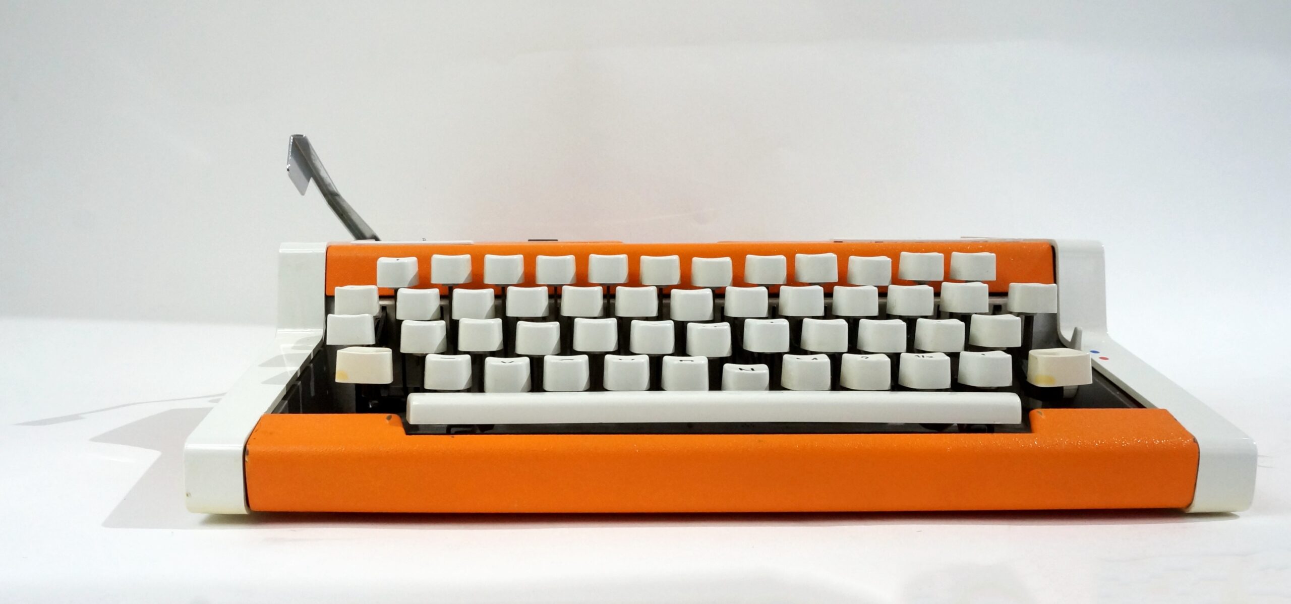 Olympia Traveller de Luxe Portable Typewriter - For Sale - Free Shipping