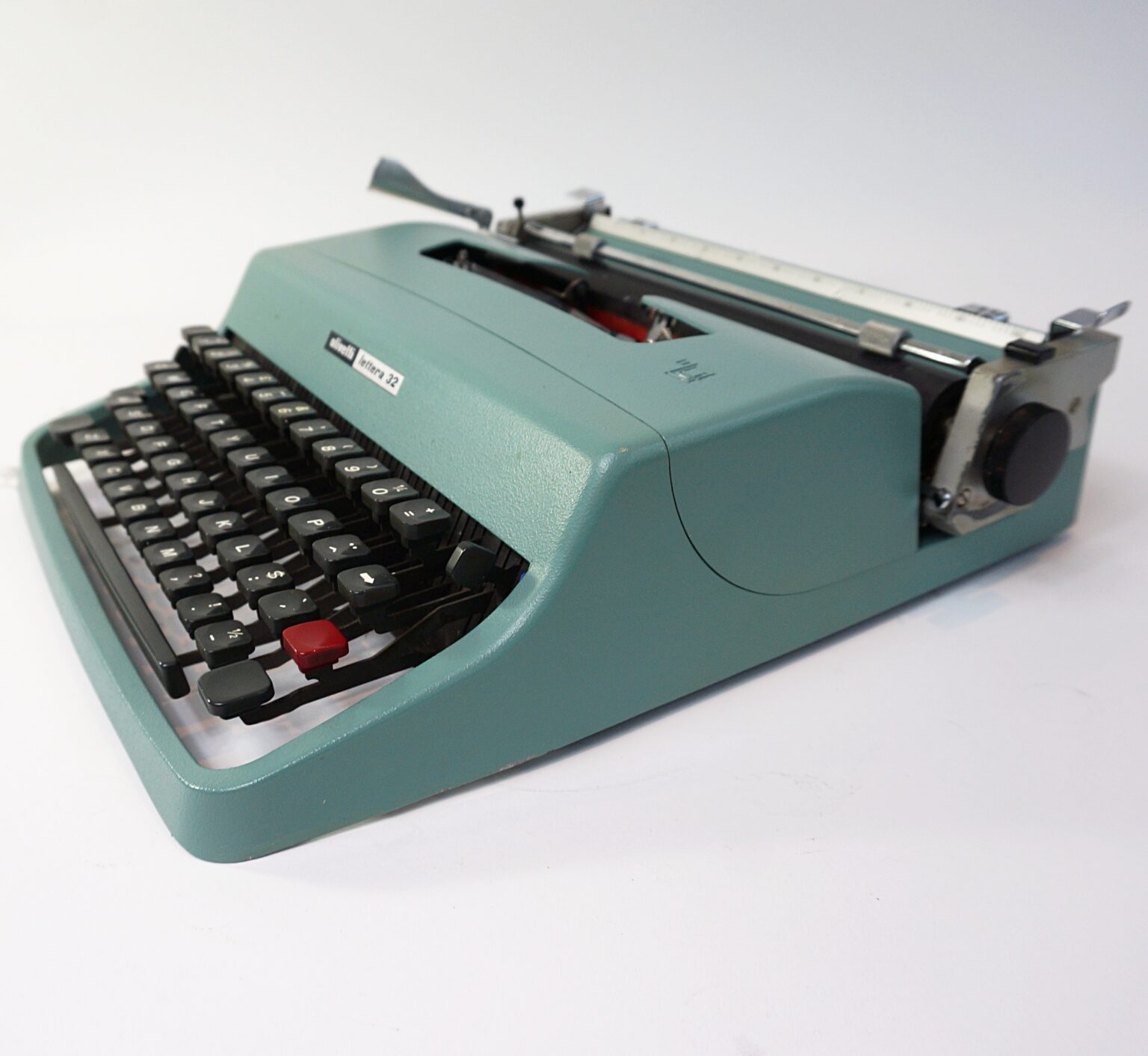 Olivetti Lettera 32 Typewriter for sale - My Cup Of Retro Typewriter Store