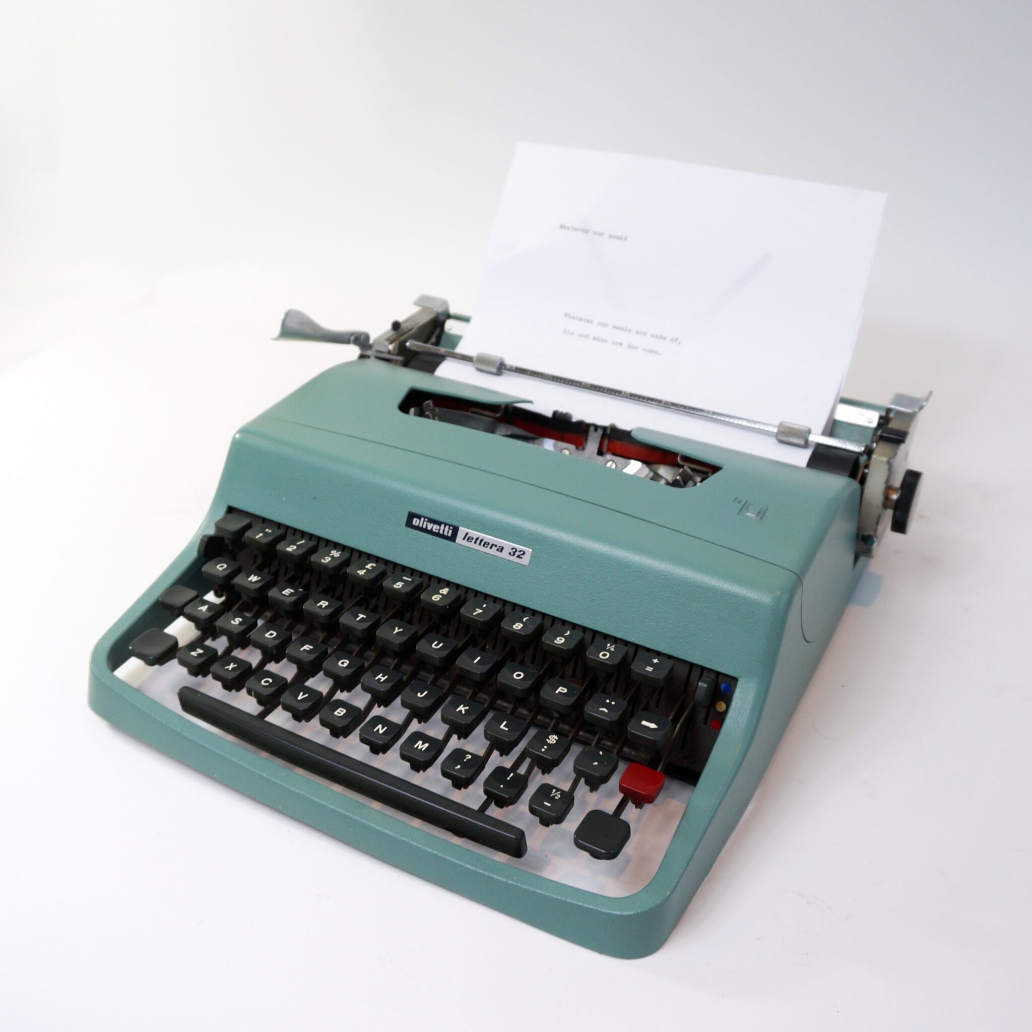 Olivetti Lettera 32 Typewriter for sale - My Cup Of Retro Typewriter Store