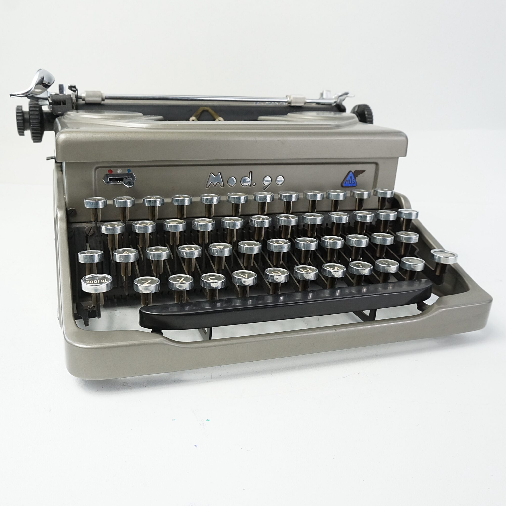 Everest Model 90 Typewriter For Sale - My Cup Of Retro Typewriter Store