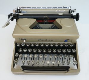 Everest Model 90 Typewriter For Sale - My Cup Of Retro Typewriter Store