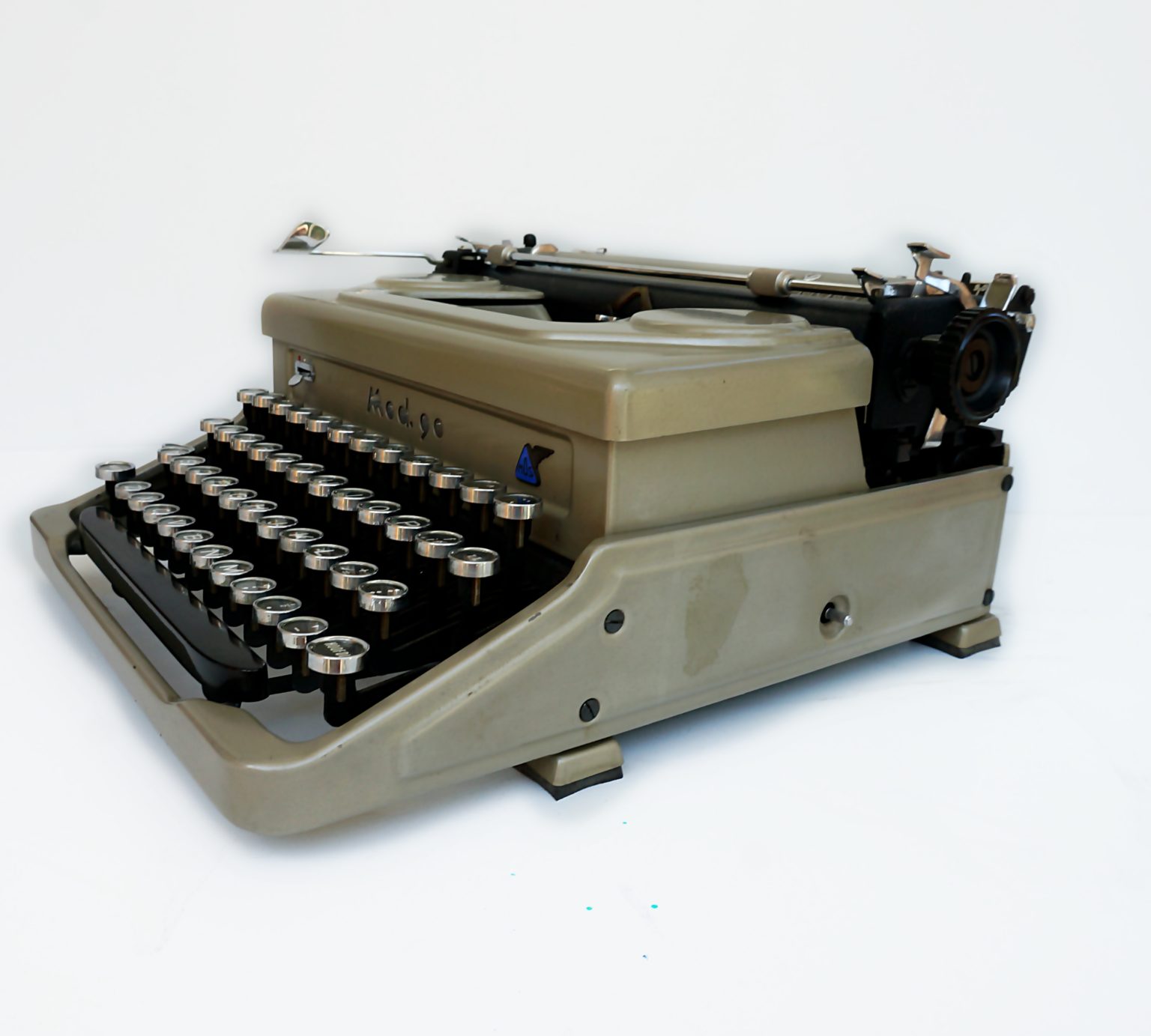 Everest Model 90 Typewriter For Sale - My Cup Of Retro Typewriter Store