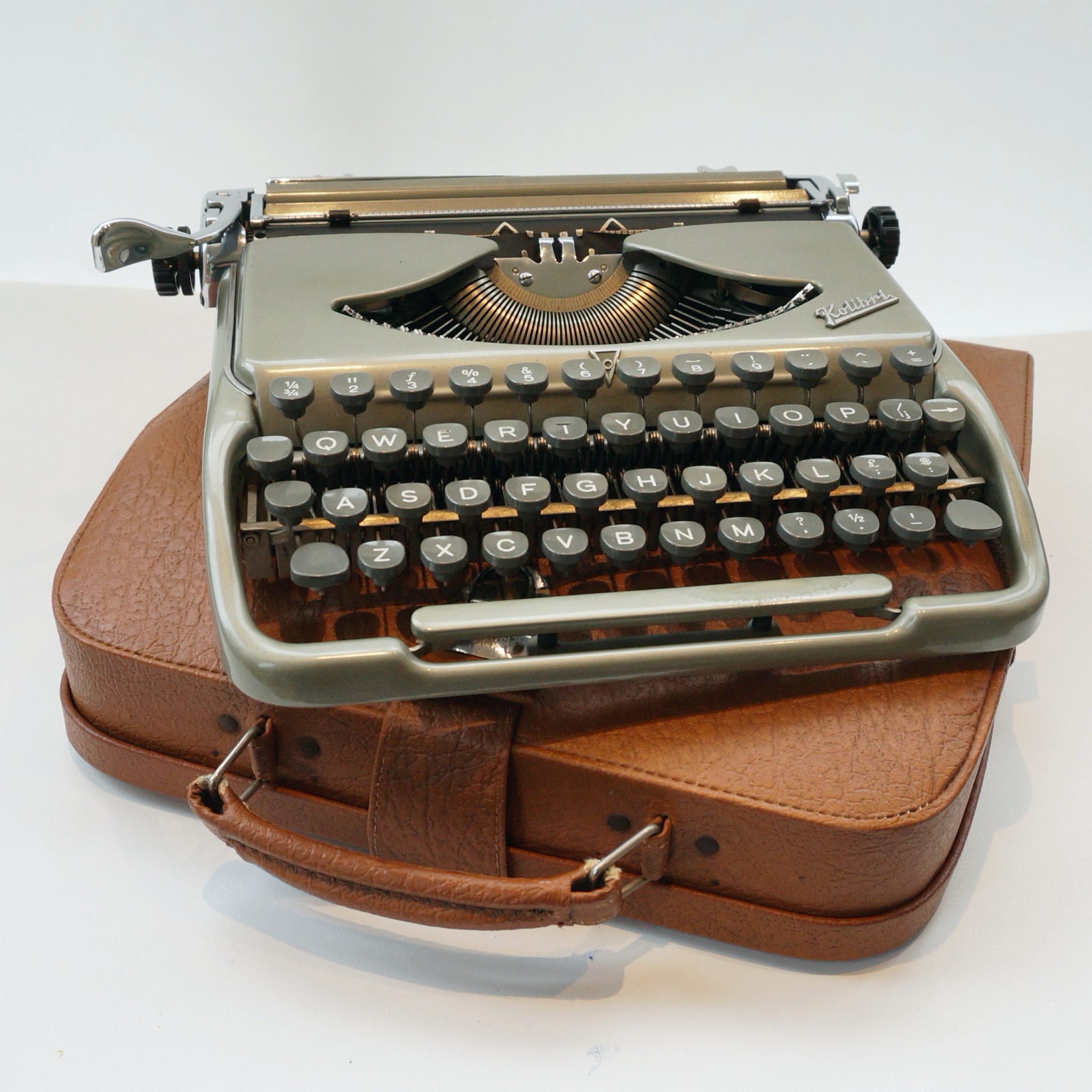Groma Kolibri Typewriter For Sale - My Cup Of Retro Typewriter