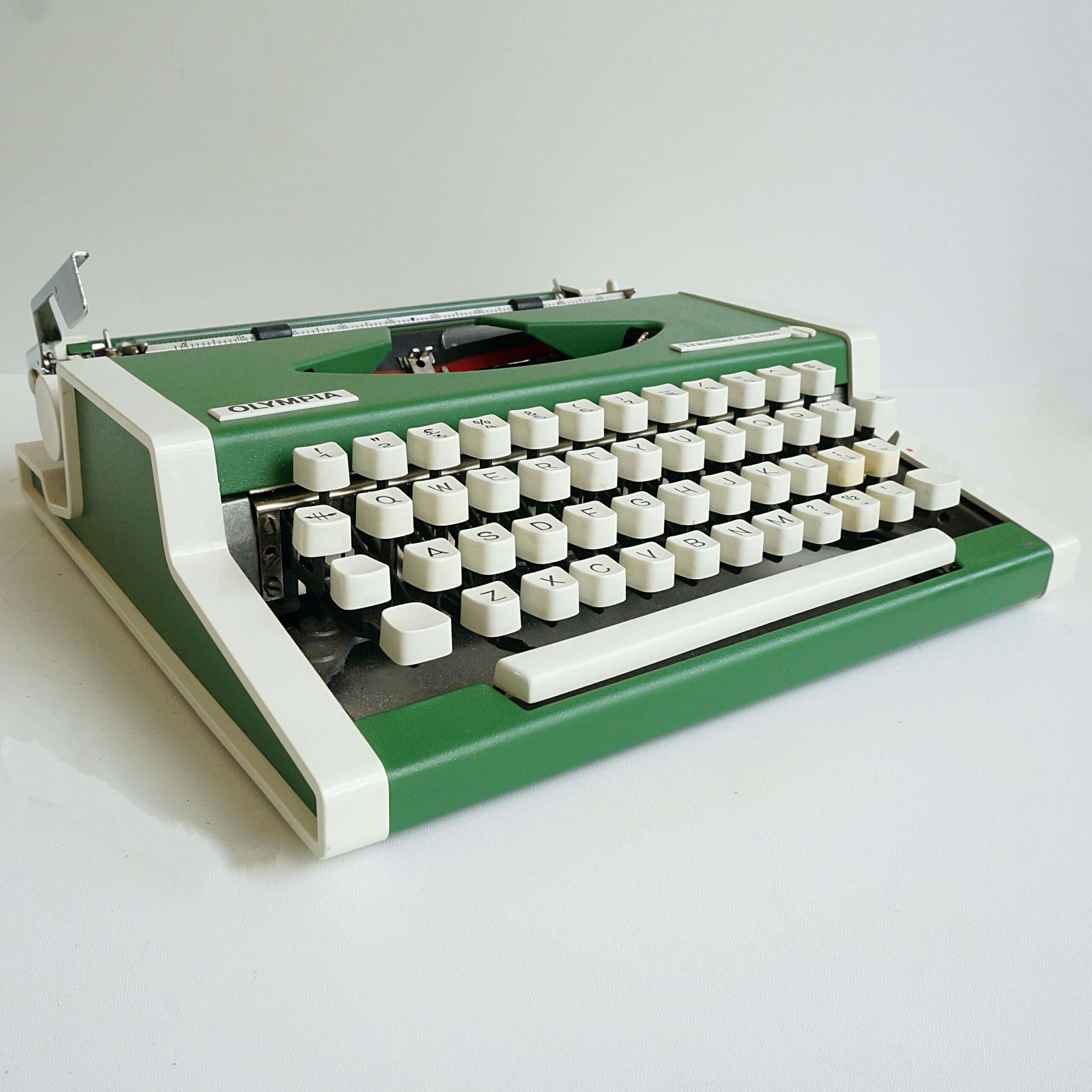 Olympia Traveller deLuxe Typewriter - My Cup Of Retro Typewriters