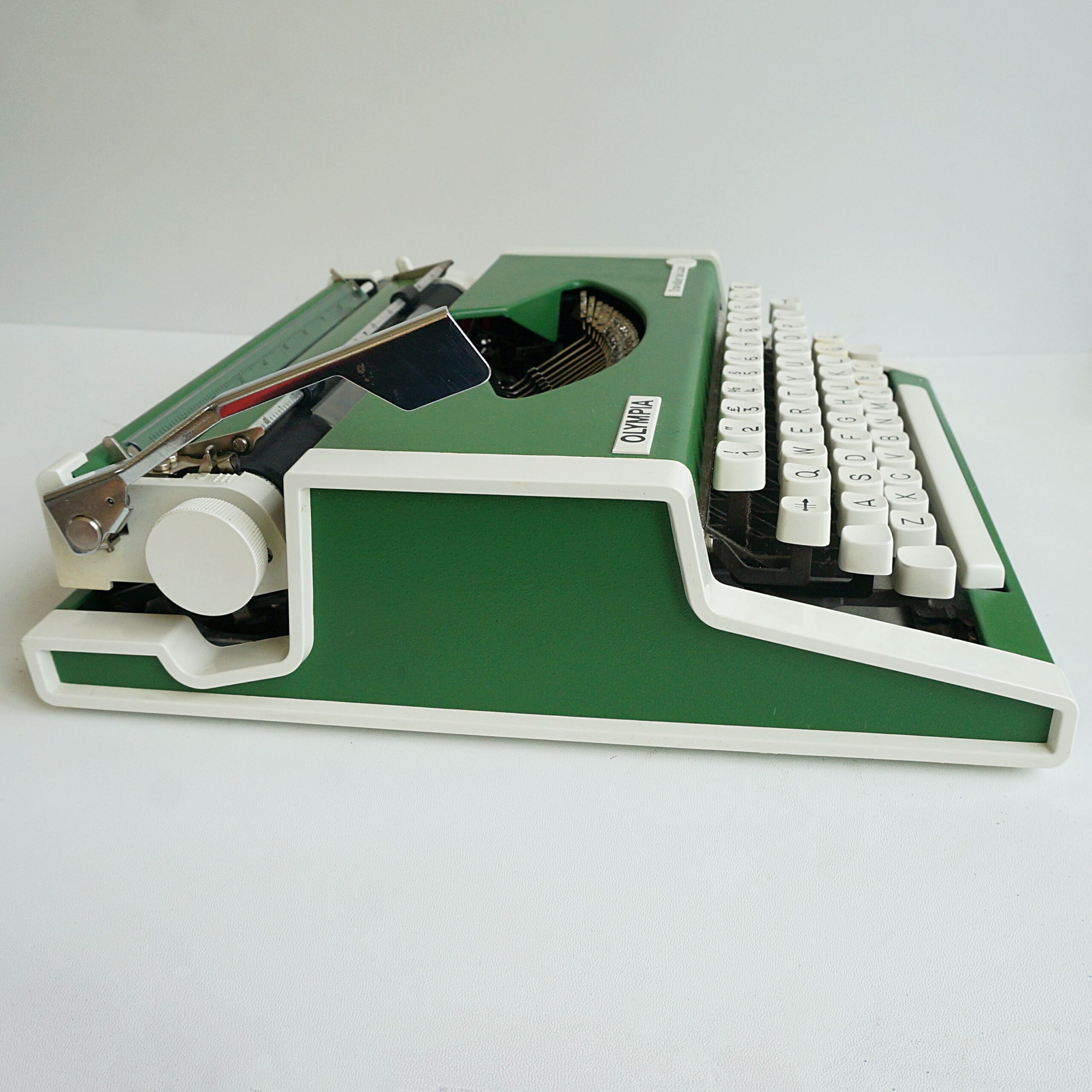 Olympia Traveller deLuxe Typewriter - My Cup Of Retro Typewriters