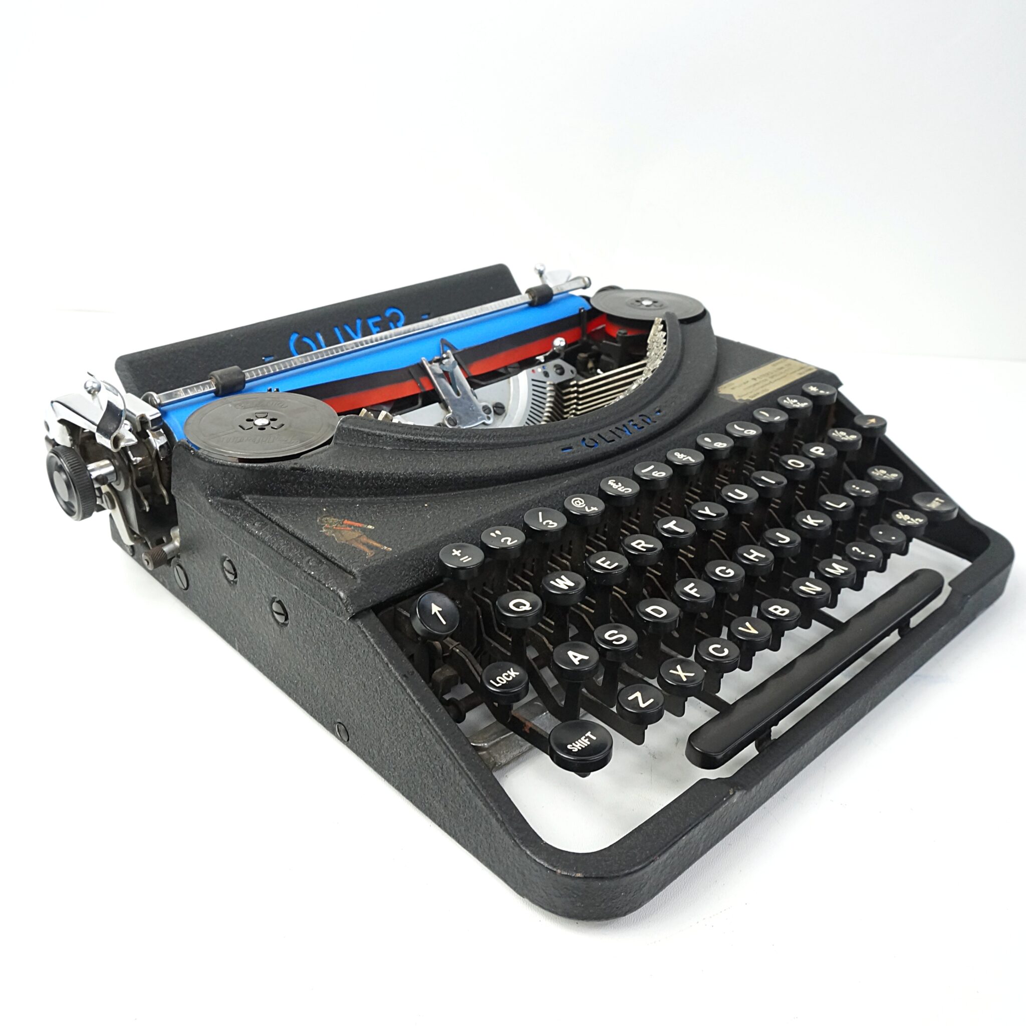 Oliver Portable Typewriter With Blue Platen - My Cup Of Retro Typewriters