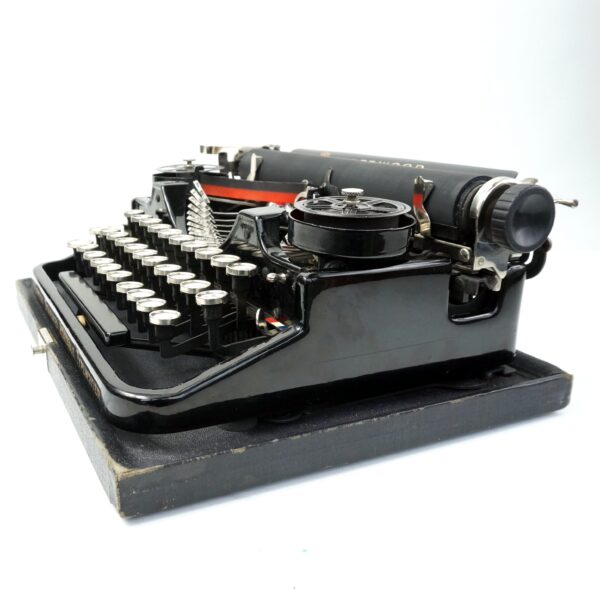 Underwood Portable 3-Bank Typewriter - My Cup Of Retro Typewriters