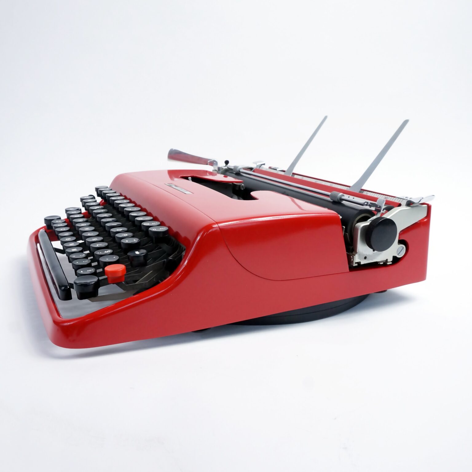 Red Olivetti Lettera 22 Typewriter For Sale - My Cup Of Retro Typewriters